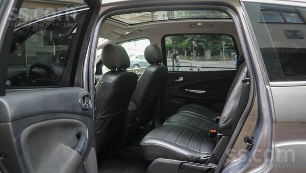 Grey Ford S-Max 2011 in Riga, with an engine capacity of 2.00 L and mileage of 249 thousand km for 3950 €, photo 8 on AUTOMOTO.COM.LV
