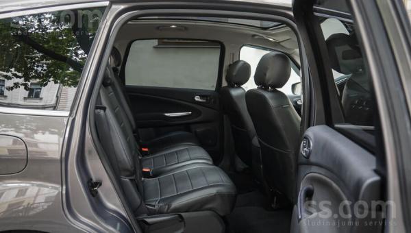 Grey Ford S-Max 2011 in Riga, with an engine capacity of 2.00 L and mileage of 249 thousand km for 3950 €, photo 9 on AUTOMOTO.COM.LV