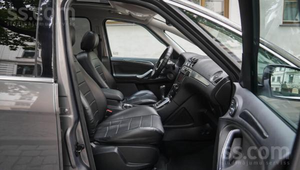 Grey Ford S-Max 2011 in Riga, with an engine capacity of 2.00 L and mileage of 249 thousand km for 3950 €, photo 10 on AUTOMOTO.COM.LV