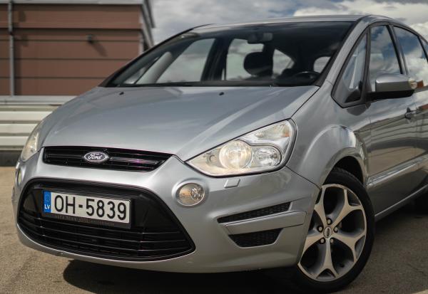 Grey Ford S-Max 2011 in Riga, with an engine capacity of 2.00 L and mileage of 339 thousand km for 3199 €, photo 1 on AUTOMOTO.COM.LV