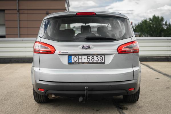 Grey Ford S-Max 2011 in Riga, with an engine capacity of 2.00 L and mileage of 339 thousand km for 3199 €, photo 8 on AUTOMOTO.COM.LV