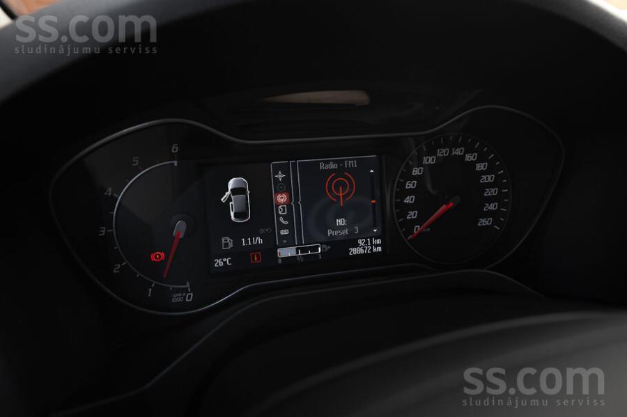 Grey Ford S-Max 2011 in Jelgava, with an engine capacity of 2.00 L and mileage of 0 thousand km for 5990 €, photo 9 on AUTOMOTO.COM.LV