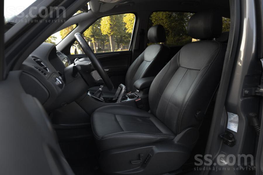 Grey Ford S-Max 2011 in Jelgava, with an engine capacity of 2.00 L and mileage of 0 thousand km for 5990 €, photo 18 on AUTOMOTO.COM.LV
