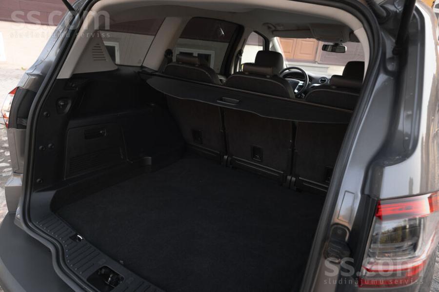Grey Ford S-Max 2011 in Jelgava, with an engine capacity of 2.00 L and mileage of 0 thousand km for 5990 €, photo 22 on AUTOMOTO.COM.LV