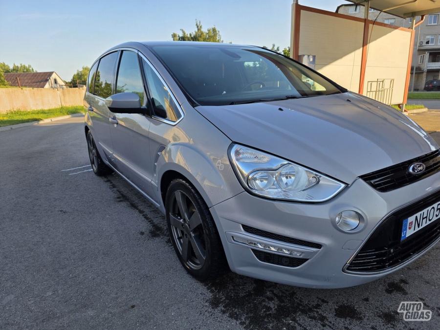 Grey Ford S-Max 2011 in Kretinga, with an engine capacity of 2.00 L and mileage of 285 thousand km for 4200 €, photo 3 on AUTOMOTO.COM.LV