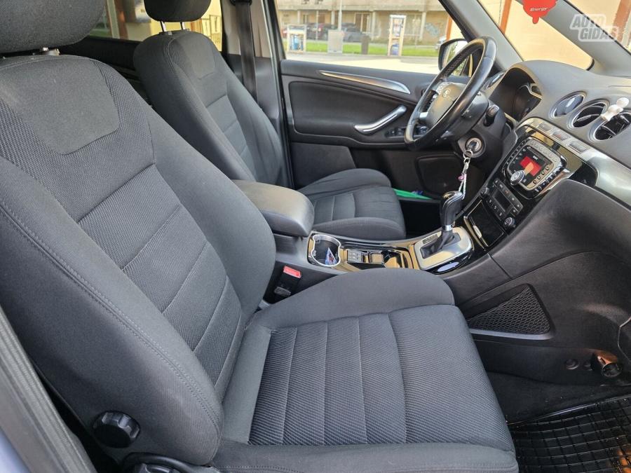 Grey Ford S-Max 2011 in Kretinga, with an engine capacity of 2.00 L and mileage of 285 thousand km for 4200 €, photo 10 on AUTOMOTO.COM.LV