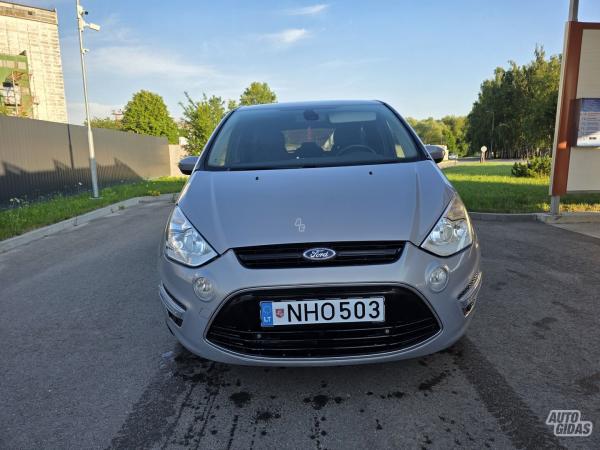Grey Ford S-Max 2011 in Kretinga, with an engine capacity of 2.00 L and mileage of 285 thousand km for 4200 €, photo 1 on AUTOMOTO.COM.LV