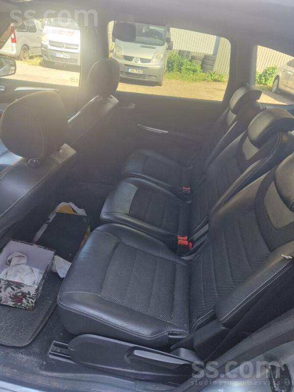 Pelēks Ford S-Max 2011 Rīga, ar dzinēja tilpumu 2.00 L un nobraukumu 348 tūkst. km par 5200 €, foto 5 vietnē AUTOMOTO.COM.LV