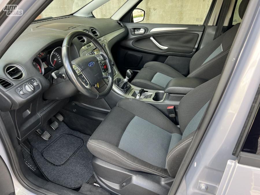 Grey Ford S-Max 2011 in Kedainiai, with an engine capacity of 2.00 L and mileage of 266 thousand km for 4999 €, photo 16 on AUTOMOTO.COM.LV