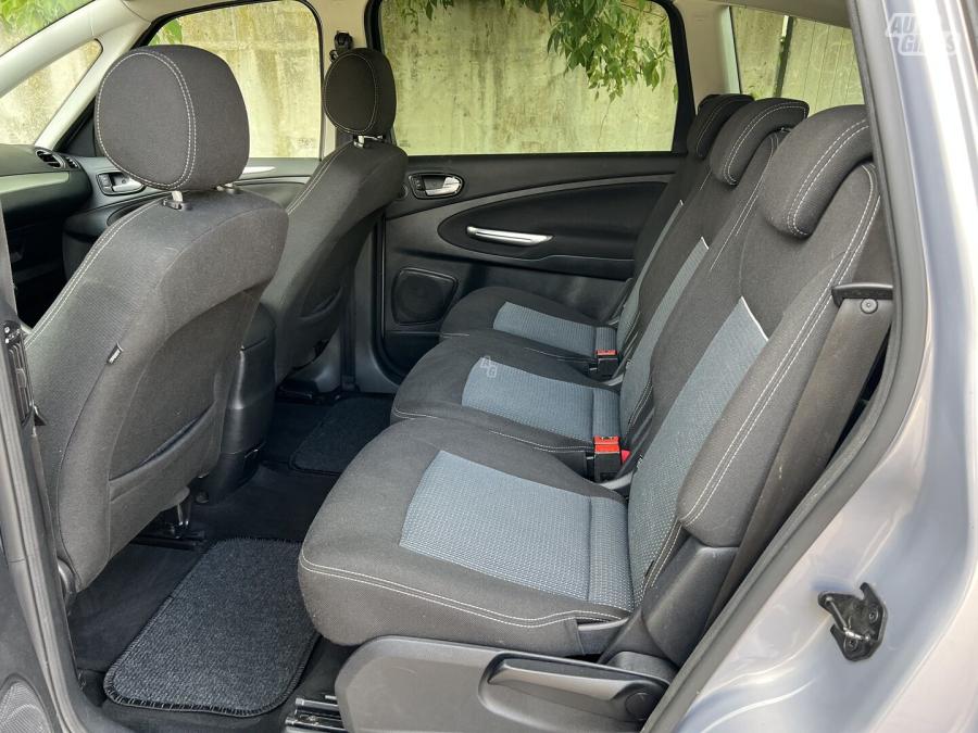Grey Ford S-Max 2011 in Kedainiai, with an engine capacity of 2.00 L and mileage of 266 thousand km for 4999 €, photo 19 on AUTOMOTO.COM.LV