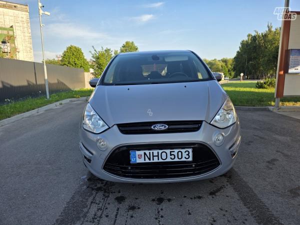 Pelēks Ford S-Max 2011 Kretinga, ar dzinēja tilpumu 2.00 L un nobraukumu 285 tūkst. km par 3960 €, foto 1 vietnē AUTOMOTO.COM.LV