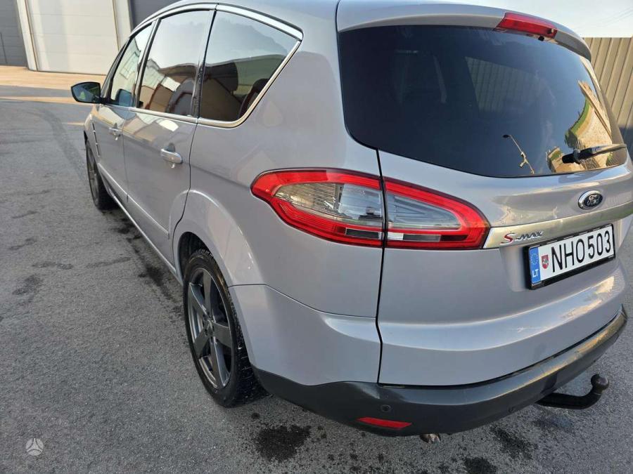 Grey Ford S-Max 2011 in Kretinga, with an engine capacity of 2.00 L and mileage of 283 thousand km for 3995 €, photo 7 on AUTOMOTO.COM.LV