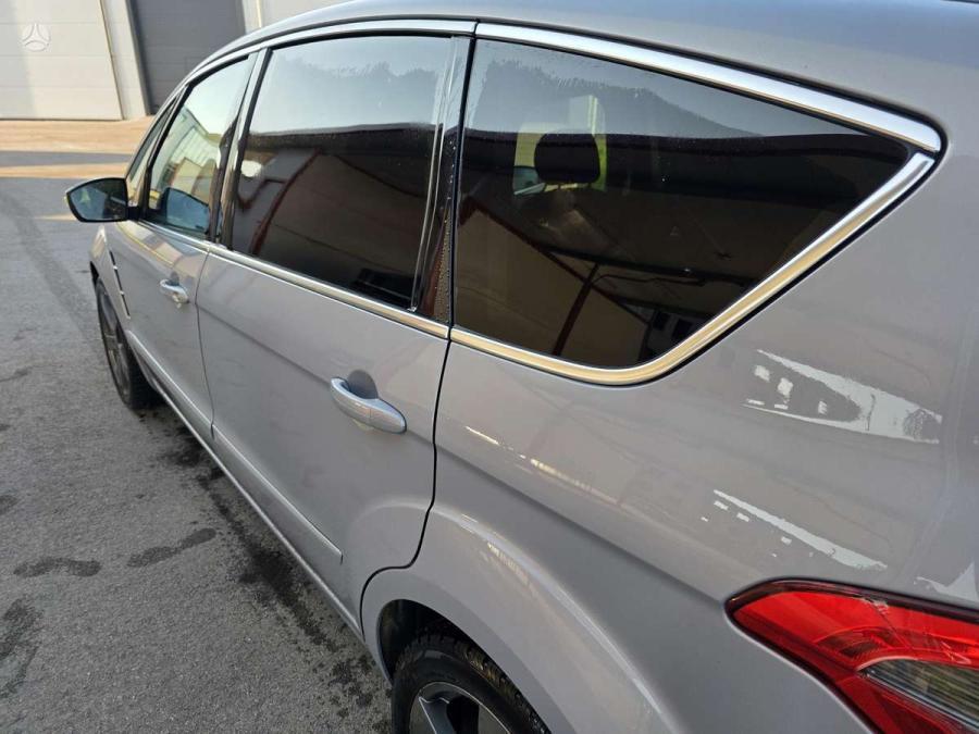 Grey Ford S-Max 2011 in Kretinga, with an engine capacity of 2.00 L and mileage of 283 thousand km for 3995 €, photo 8 on AUTOMOTO.COM.LV