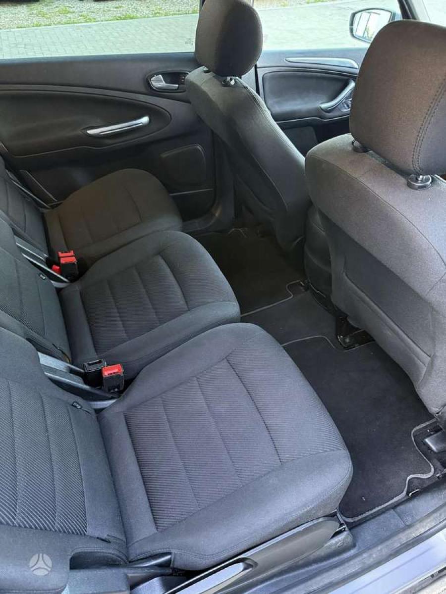 Pelēks Ford S-Max 2011 Utena, ar dzinēja tilpumu 2.18 L un nobraukumu 331 tūkst. km par 5990 €, foto 16 vietnē AUTOMOTO.COM.LV