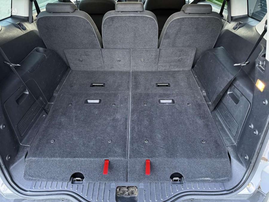 Pelēks Ford S-Max 2011 Utena, ar dzinēja tilpumu 2.18 L un nobraukumu 331 tūkst. km par 5990 €, foto 19 vietnē AUTOMOTO.COM.LV