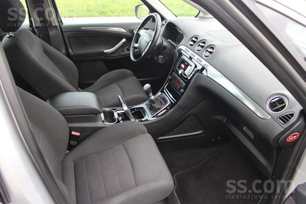 Grey Ford S-Max 2011 in Rezekne, with an engine capacity of 2.00 L and mileage of 288 thousand km for 5080 €, photo 10 on AUTOMOTO.COM.LV