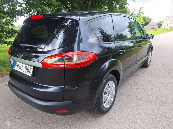 Grey Ford S-Max 2011 in Kelme, with an engine capacity of 2.00 L and mileage of 286 thousand km for 3900 €, photo 2 on AUTOMOTO.COM.LV
