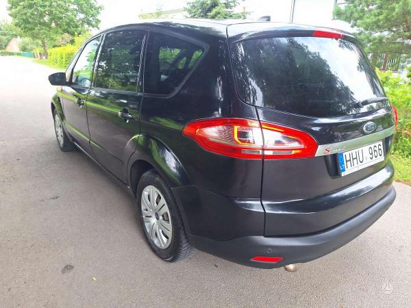 Grey Ford S-Max 2011 in Kelme, with an engine capacity of 2.00 L and mileage of 286 thousand km for 3900 €, photo 5 on AUTOMOTO.COM.LV