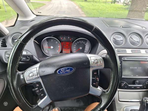 Grey Ford S-Max 2011 in Kelme, with an engine capacity of 2.00 L and mileage of 286 thousand km for 3900 €, photo 9 on AUTOMOTO.COM.LV