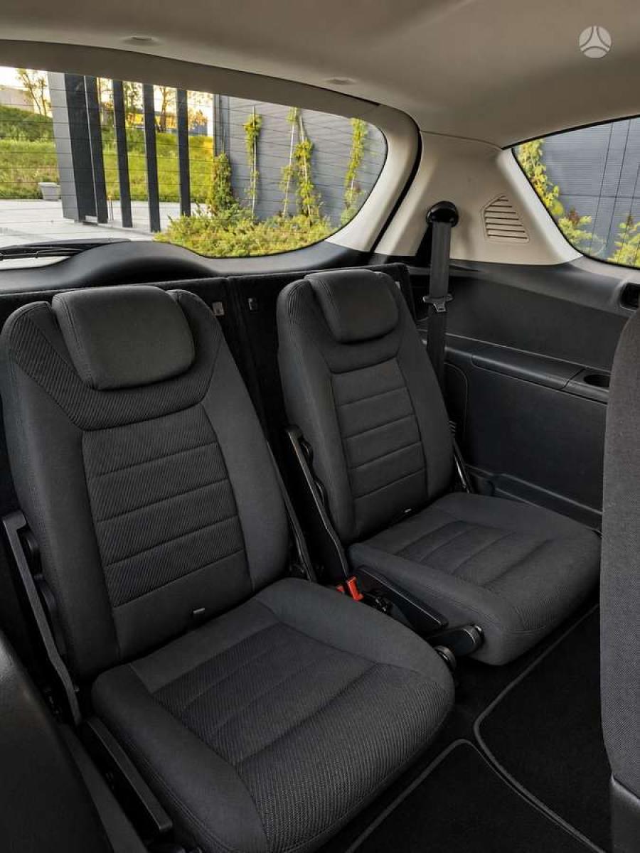 Grey Ford S-Max 2011 in Vilnius, with an engine capacity of 2.00 L and mileage of 182 thousand km for 5750 €, photo 15 on AUTOMOTO.COM.LV