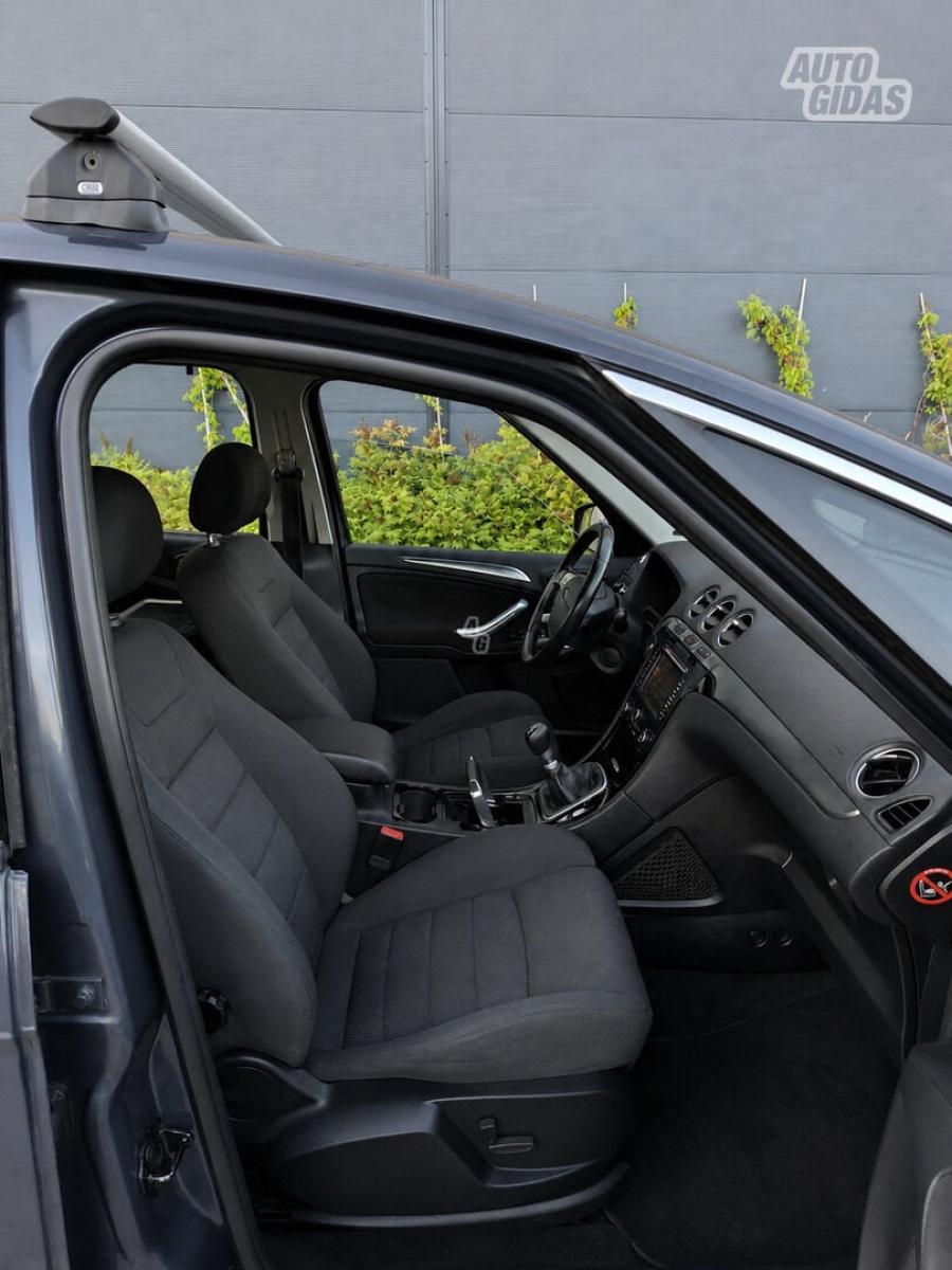 Pelēks Ford S-Max 2011 Viļņa, ar dzinēja tilpumu 2.00 L un nobraukumu 182 tūkst. km par 5750 €, foto 12 vietnē AUTOMOTO.COM.LV