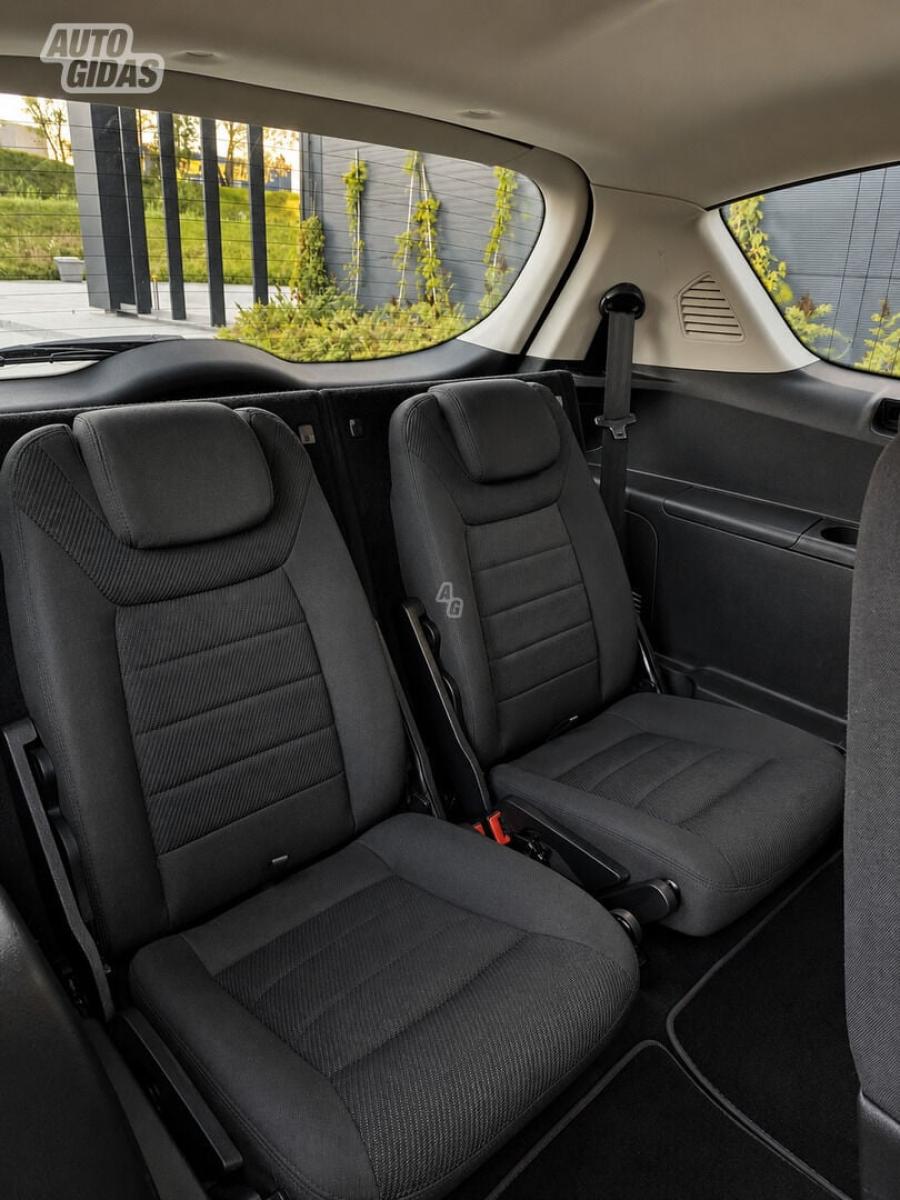 Pelēks Ford S-Max 2011 Viļņa, ar dzinēja tilpumu 2.00 L un nobraukumu 182 tūkst. km par 5750 €, foto 16 vietnē AUTOMOTO.COM.LV