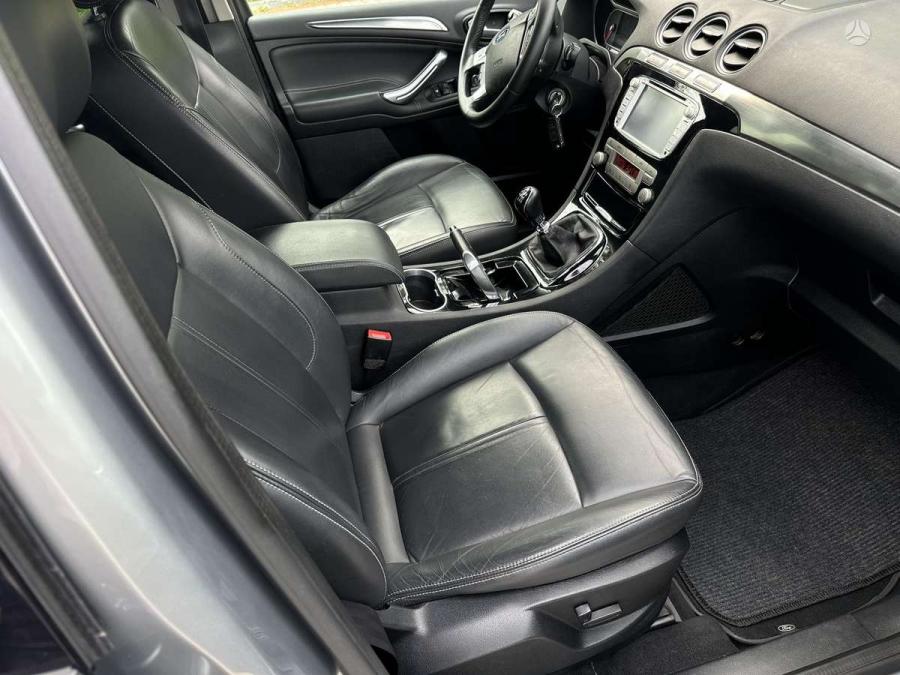 Pelēks Ford S-Max 2011 Kauņa, ar dzinēja tilpumu 2.00 L un nobraukumu 217 tūkst. km par 4650 €, foto 25 vietnē AUTOMOTO.COM.LV