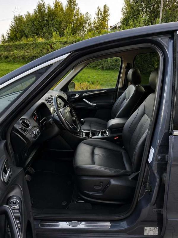 Grey Ford S-Max 2011 in Vilnius, with an engine capacity of 2.00 L and mileage of 280 thousand km for 5450 €, photo 9 on AUTOMOTO.COM.LV