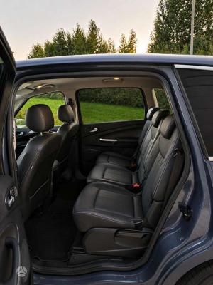 Grey Ford S-Max 2011 in Vilnius, with an engine capacity of 2.00 L and mileage of 280 thousand km for 5450 €, photo 12 on AUTOMOTO.COM.LV