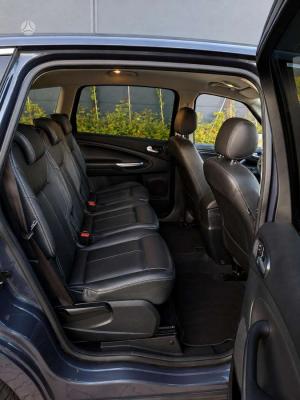 Grey Ford S-Max 2011 in Vilnius, with an engine capacity of 2.00 L and mileage of 280 thousand km for 5450 €, photo 13 on AUTOMOTO.COM.LV