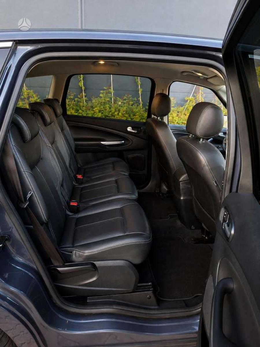 Grey Ford S-Max 2011 in Vilnius, with an engine capacity of 2.00 L and mileage of 280 thousand km for 5450 €, photo 13 on AUTOMOTO.COM.LV