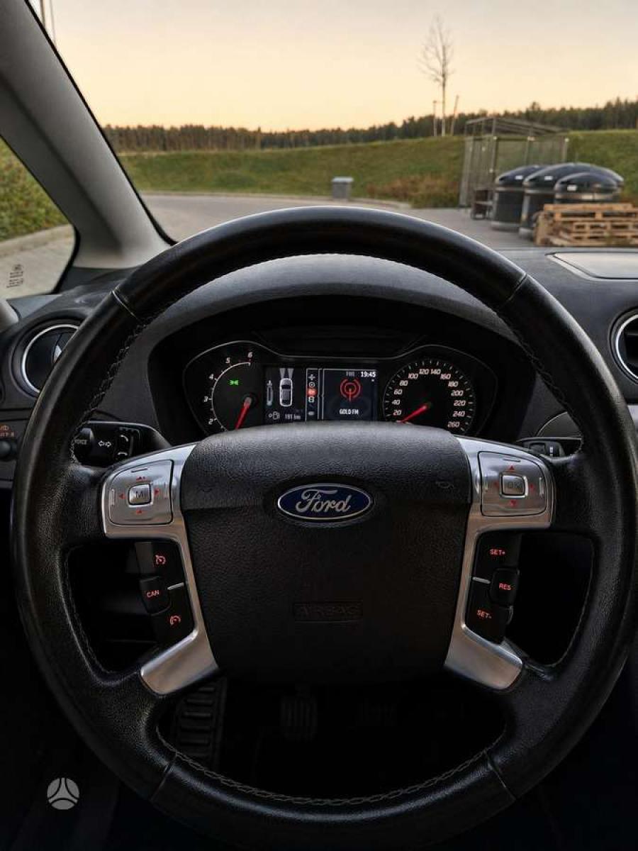 Grey Ford S-Max 2011 in Vilnius, with an engine capacity of 2.00 L and mileage of 280 thousand km for 5450 €, photo 16 on AUTOMOTO.COM.LV