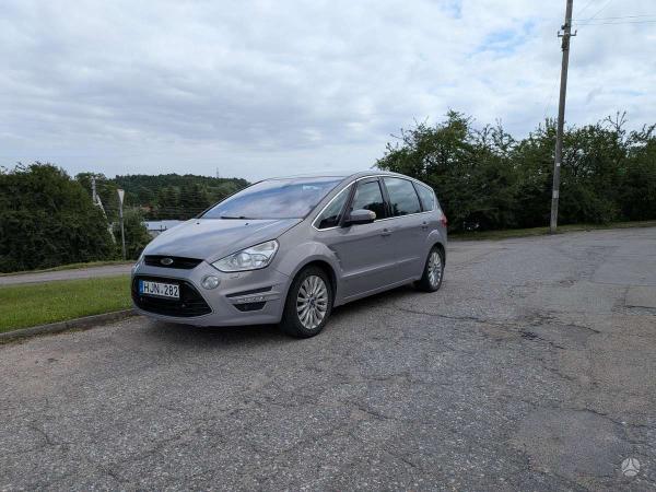 Ford S-Max 2011 in Kaunas on AUTOMOTO.COM.LV Grey Ford S-Max 2011 in Kaunas, with an engine capacity of 2.00 L and mileage of 373 thousand km for 2000 €, photo 1 on AUTOMOTO.COM.LV