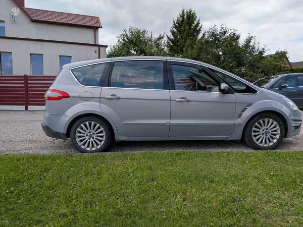 Ford S-Max 2011 in Kaunas on AUTOMOTO.COM.LV Grey Ford S-Max 2011 in Kaunas, with an engine capacity of 2.00 L and mileage of 373 thousand km for 2000 €, photo 7 on AUTOMOTO.COM.LV