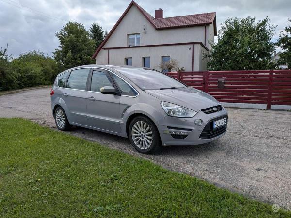 Ford S-Max 2011 in Kaunas on AUTOMOTO.COM.LV Grey Ford S-Max 2011 in Kaunas, with an engine capacity of 2.00 L and mileage of 373 thousand km for 2000 €, photo 8 on AUTOMOTO.COM.LV
