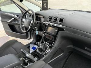 Grey Ford S-Max 2011 in Taurage, with an engine capacity of 2.00 L and mileage of 288 thousand km for 4399 €, photo 12 on AUTOMOTO.COM.LV