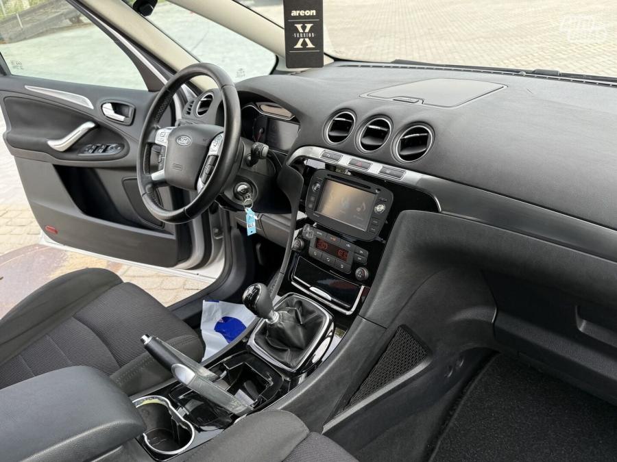 Grey Ford S-Max 2011 in Taurage, with an engine capacity of 2.00 L and mileage of 288 thousand km for 4399 €, photo 12 on AUTOMOTO.COM.LV