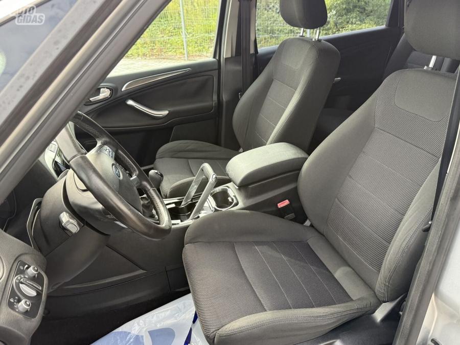 Grey Ford S-Max 2011 in Taurage, with an engine capacity of 2.00 L and mileage of 288 thousand km for 4399 €, photo 13 on AUTOMOTO.COM.LV