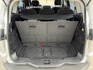Grey Ford S-Max 2011 in Taurage, with an engine capacity of 2.00 L and mileage of 288 thousand km for 4399 €, photo 17 on AUTOMOTO.COM.LV