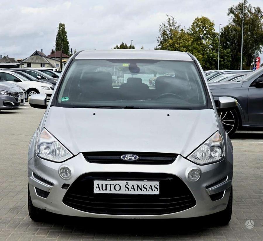 Grey Ford S-Max 2011 in Taurage, with an engine capacity of 2.00 L and mileage of 242 thousand km for 4350 €, photo 4 on AUTOMOTO.COM.LV