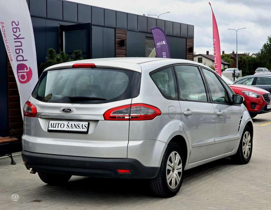 Grey Ford S-Max 2011 in Taurage, with an engine capacity of 2.00 L and mileage of 242 thousand km for 4350 €, photo 9 on AUTOMOTO.COM.LV