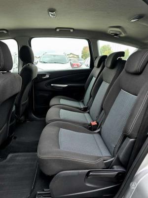 Grey Ford S-Max 2011 in Taurage, with an engine capacity of 2.00 L and mileage of 242 thousand km for 4350 €, photo 28 on AUTOMOTO.COM.LV