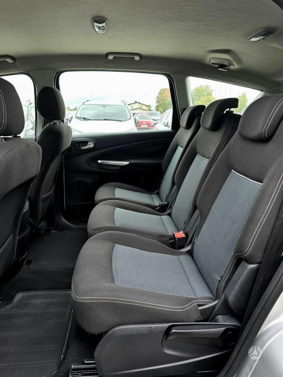 Grey Ford S-Max 2011 in Taurage, with an engine capacity of 2.00 L and mileage of 242 thousand km for 4350 €, photo 28 on AUTOMOTO.COM.LV