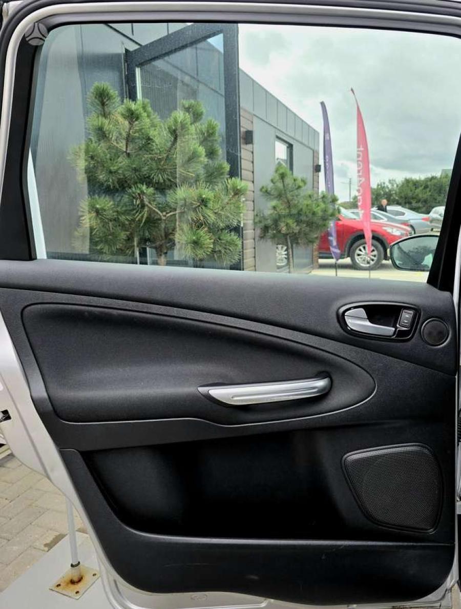 Grey Ford S-Max 2011 in Taurage, with an engine capacity of 2.00 L and mileage of 242 thousand km for 4350 €, photo 29 on AUTOMOTO.COM.LV