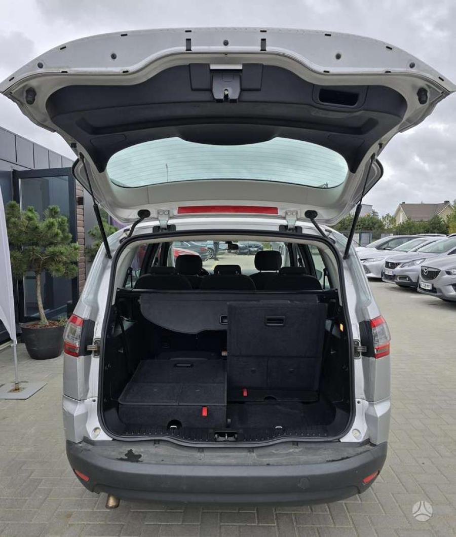 Grey Ford S-Max 2011 in Taurage, with an engine capacity of 2.00 L and mileage of 242 thousand km for 4350 €, photo 30 on AUTOMOTO.COM.LV