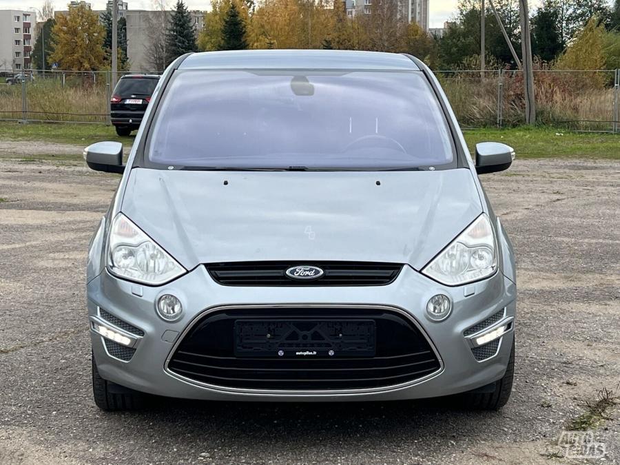 Grey Ford S-Max 2011 in Kedainiai, with an engine capacity of 2.00 L and mileage of 314 thousand km for 4500 €, photo 8 on AUTOMOTO.COM.LV