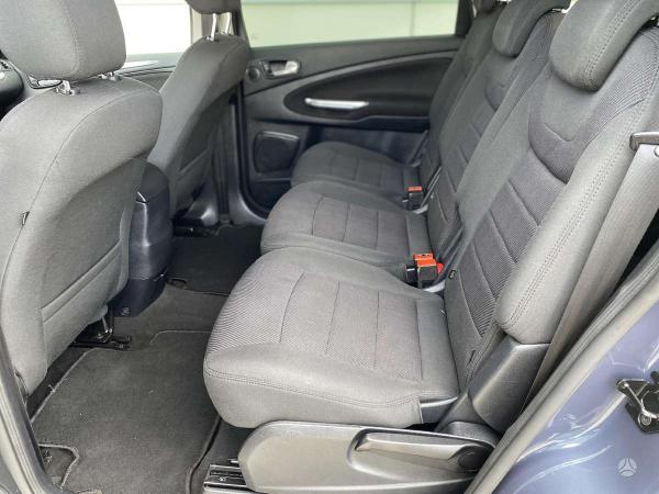 Grey Ford S-Max 2012 in Kaunas, with an engine capacity of 2.20 L and mileage of 325 thousand km for 5499 €, photo 11 on AUTOMOTO.COM.LV