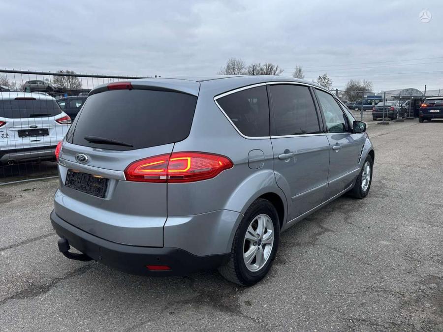 Grey Ford S-Max 2012 in Marijampole, with an engine capacity of 1.60 L and mileage of 314 thousand km for 4550 €, photo 4 on AUTOMOTO.COM.LV
