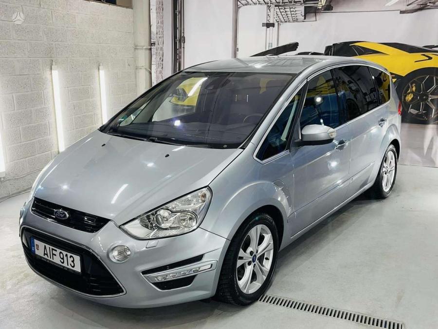 Grey Ford S-Max 2012 in Kaunas, with an engine capacity of 2.18 L and mileage of 350 thousand km for 6000 €, photo 1 on AUTOMOTO.COM.LV
