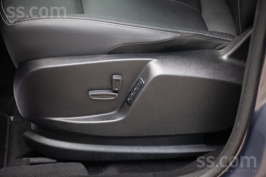 Grey Ford S-Max 2012 in Tukums, with an engine capacity of 2.00 L and mileage of 0 thousand km for 5990 €, photo 9 on AUTOMOTO.COM.LV